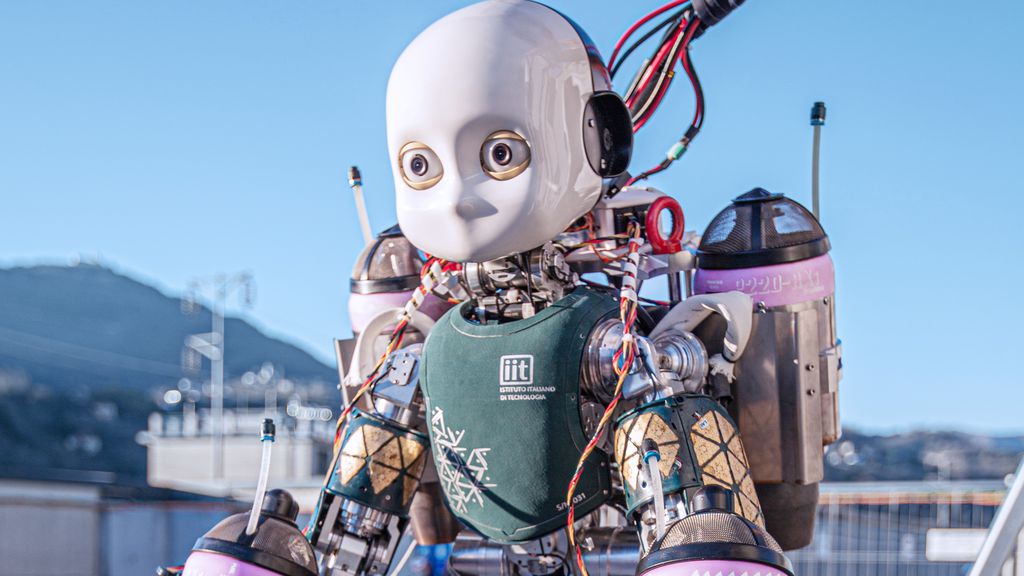 Robô com cara de bebê veste um jetpack e torna-se o primeiro humanoide ...
