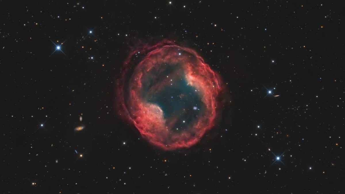 Destaque da NASA: nebulosa planetária avermelhada é foto astronômica do dia - Canaltech