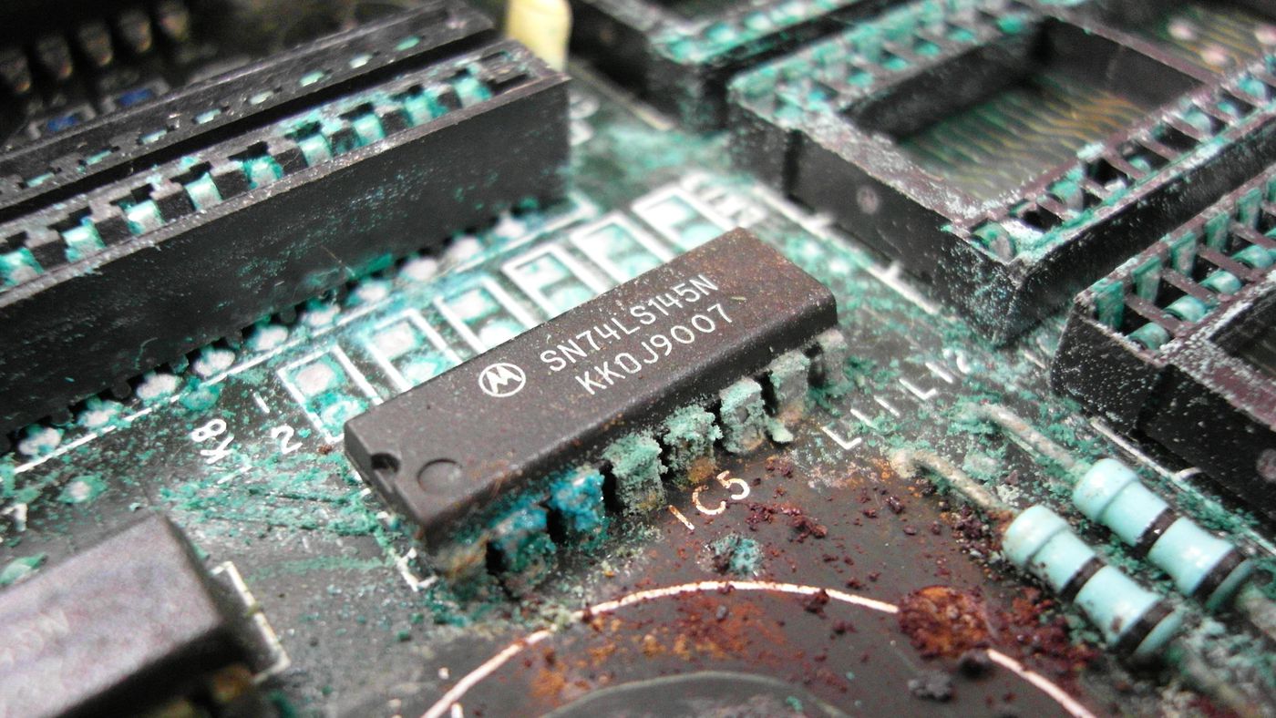 O que é zinabre e como evitar essa forma de oxidação - Canaltech