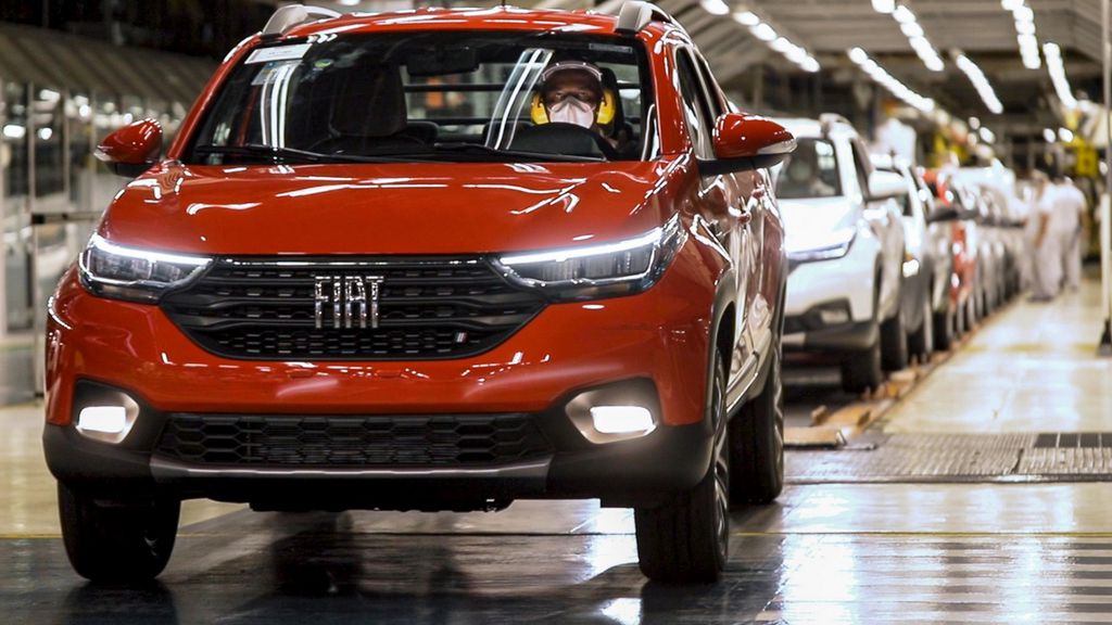 CEO da Stellantis ameaça fechar marcas do grupo que não derem lucro ...