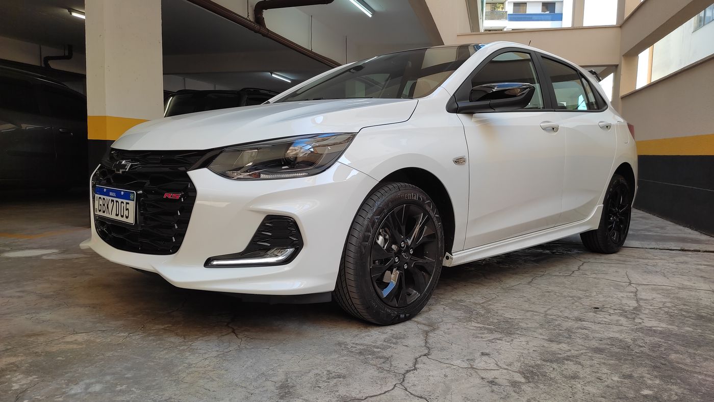 Review Chevrolet Onix RS | Hatch esportivado da GM é pura emoção ...