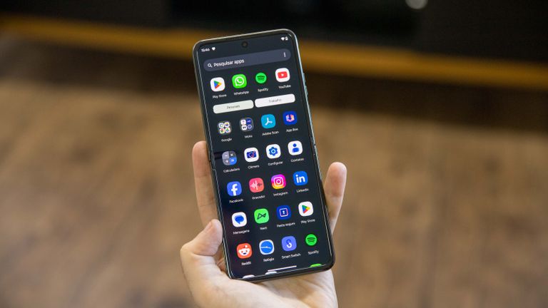 Motorola revela quais celulares serão atualizados para o Android 15 ...