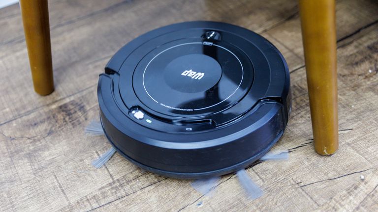 Review WAP Robot W100 | Aspirador simples que passa pano - Canaltech