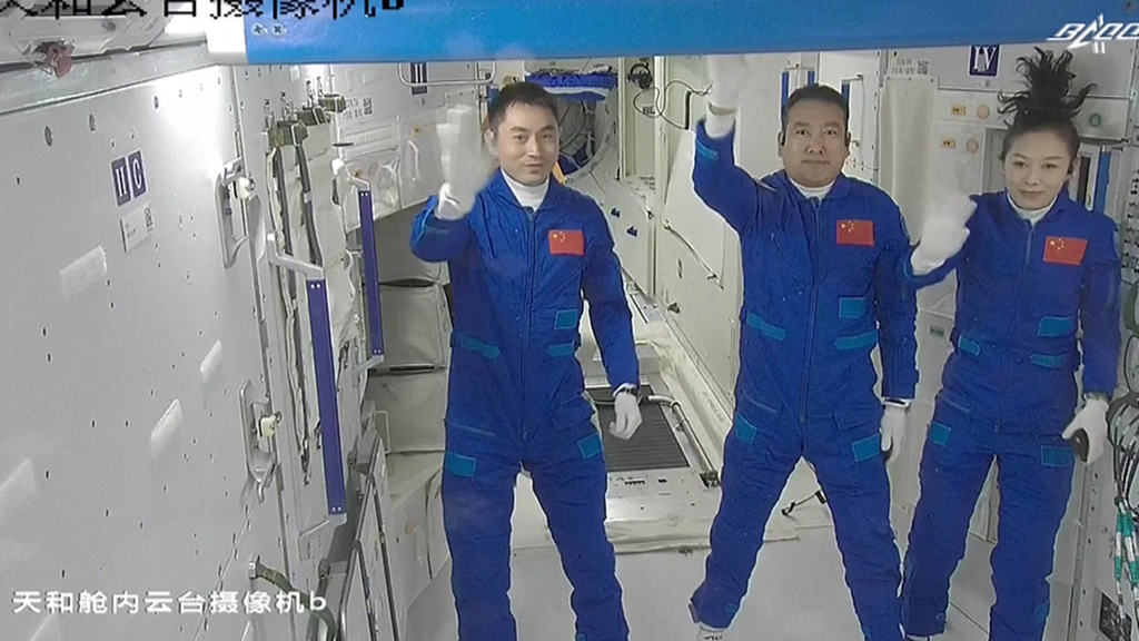 Astronautas chineses usam QR code para "comprar" coisas na estação ...