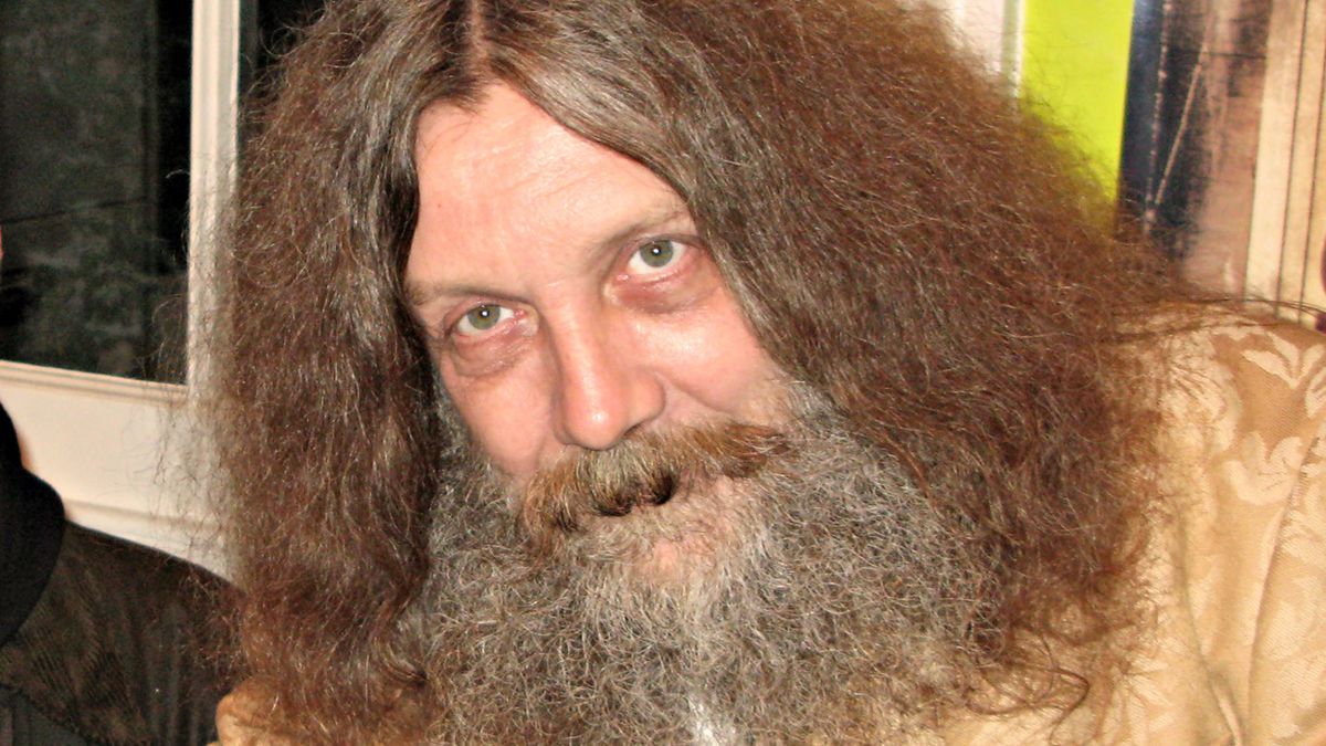 Saiba o que Alan Moore disse sobre todas suas HQs adaptadas para filmes ...