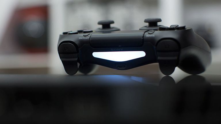 Como sincronizar um controle no PS4 - Canaltech
