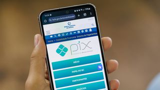 Mudança no Pix: como saber se o seu CPF está regular para usar as ...