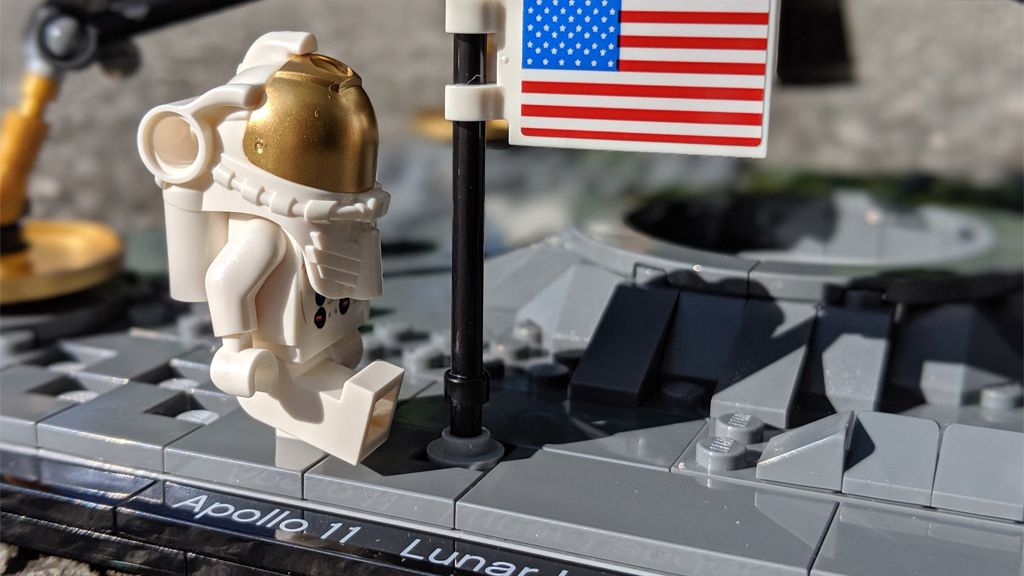 Lego lança réplica da Apollo 11 em comemoração aos 50 anos da missão ...