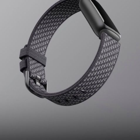 Fitbit Luxe é oficializada com corpo de aço e tela colorida; veja o ...