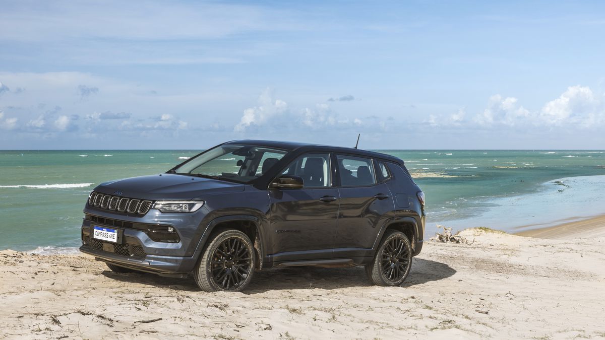 Jeep Compass 4xe | SUV híbrido chega completo e com autonomia de 900km - Canaltech
