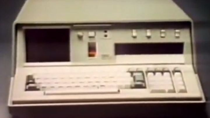 Comercial da IBM de 1977 promovia o primeiro computador portátil da ...