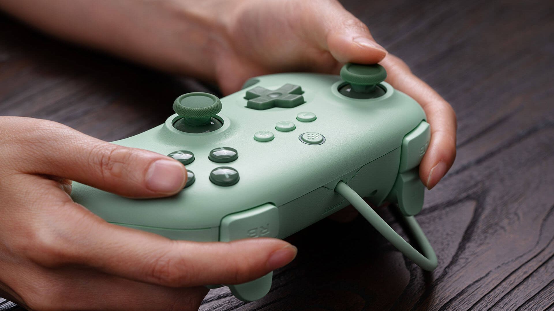 🎮 DÊ UM BOOST NO SETUP | Controle 8BitDo com visual de Xbox em ótimo ...