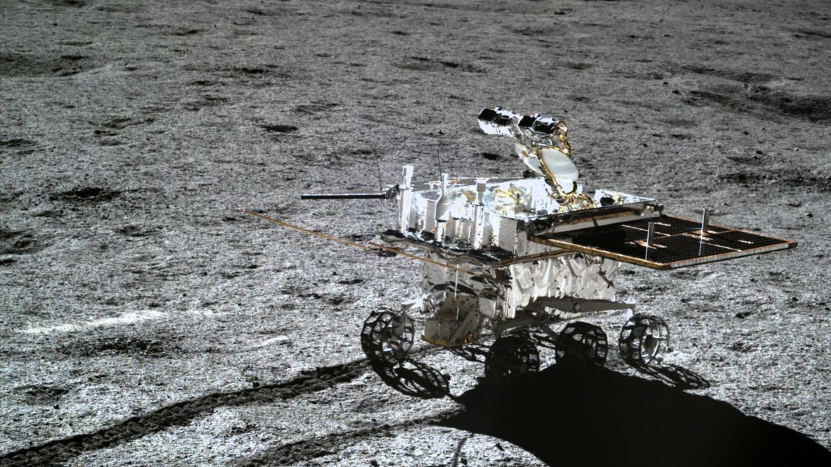 Rover chinês Yutu-2 bate recorde de operação na Lua após 11 meses de ...
