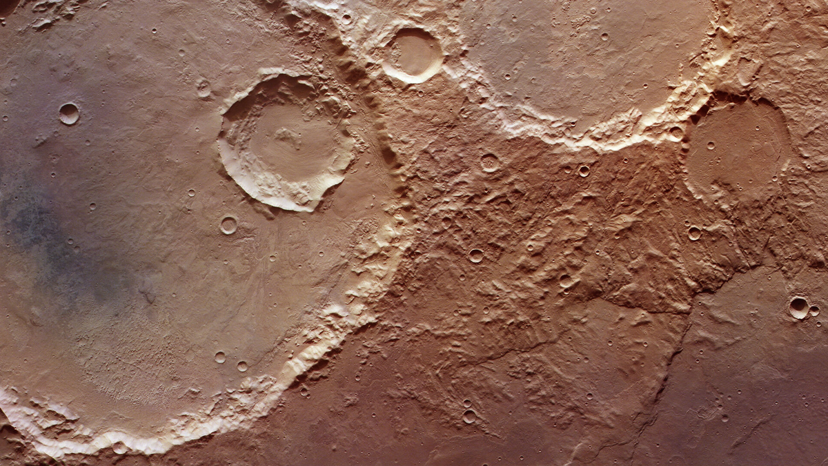 Sonda Mars Express fotografa crateras e relevo de Terra Sirenum, em ...