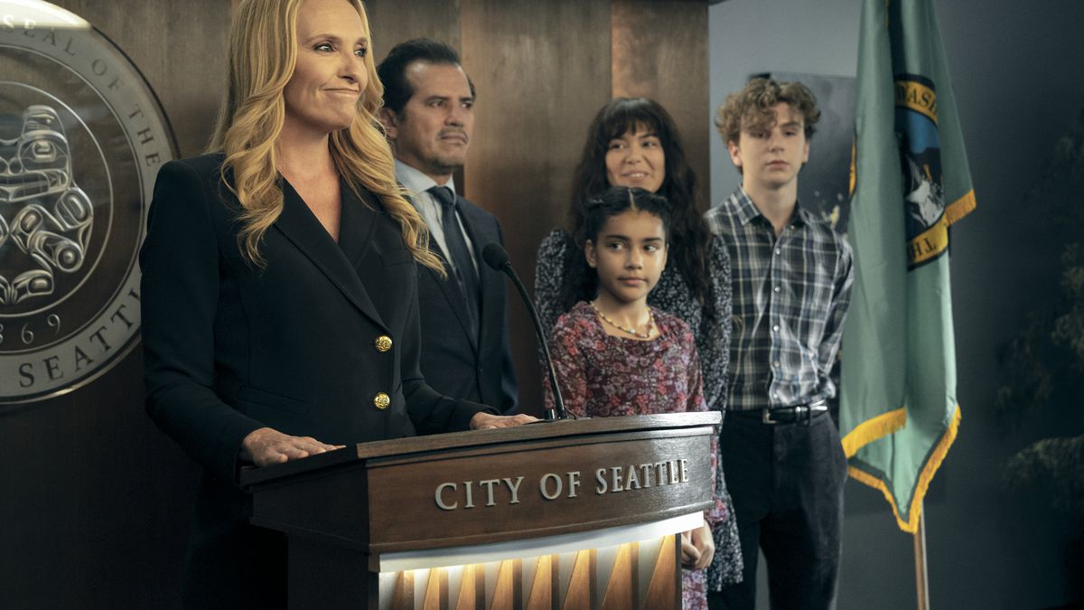 The Power | Série de suspense com Toni Collette chega ao Prime em março ...