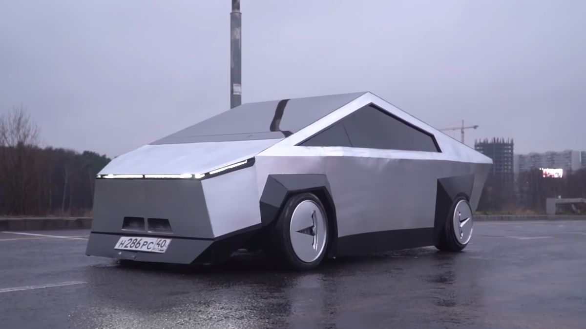 "Cybertruck" visto na Rússia é na verdade uma réplica menor e movida à ...