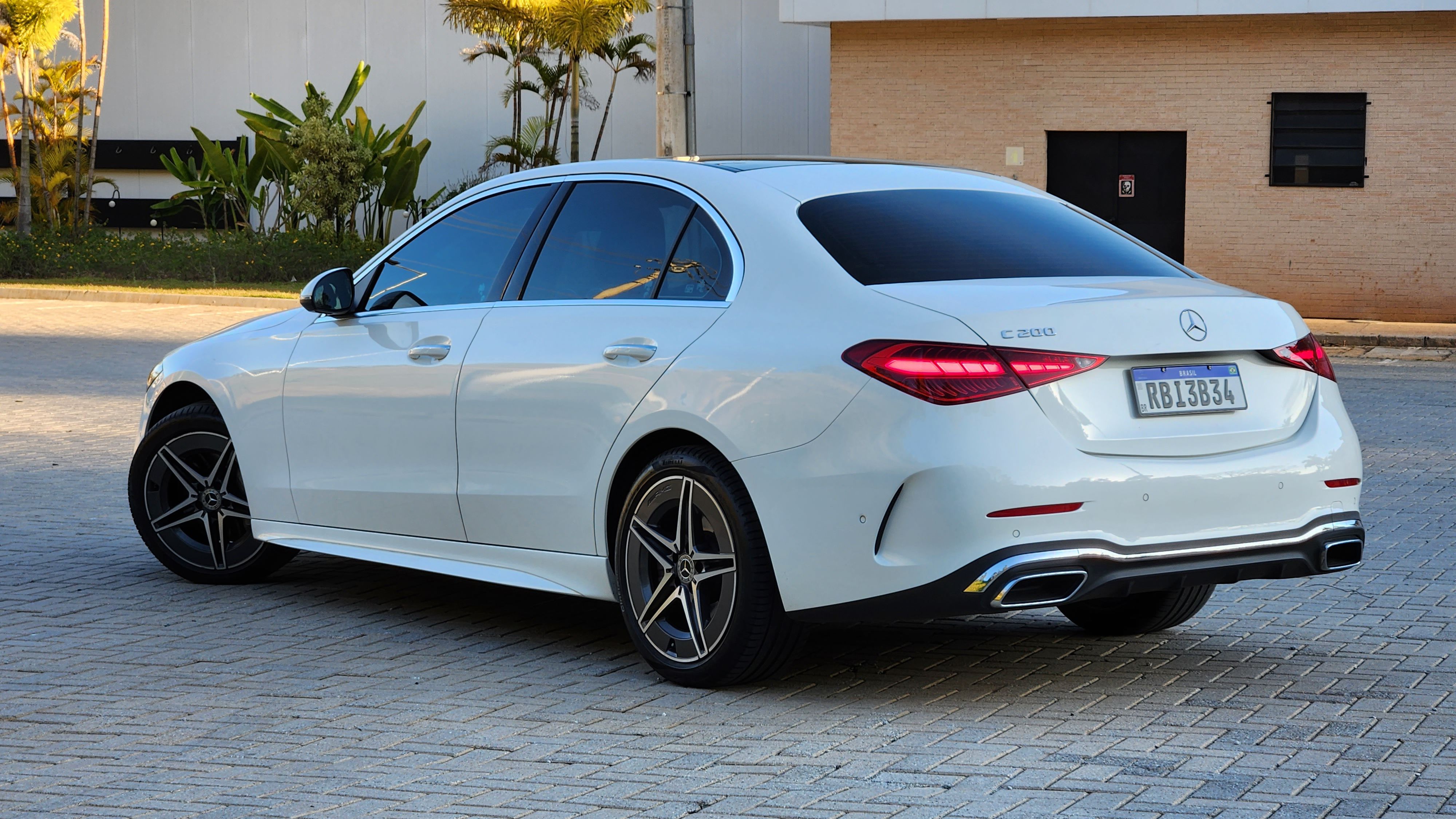 3 motivos para não comprar o Mercedes-Benz C200 - Canaltech