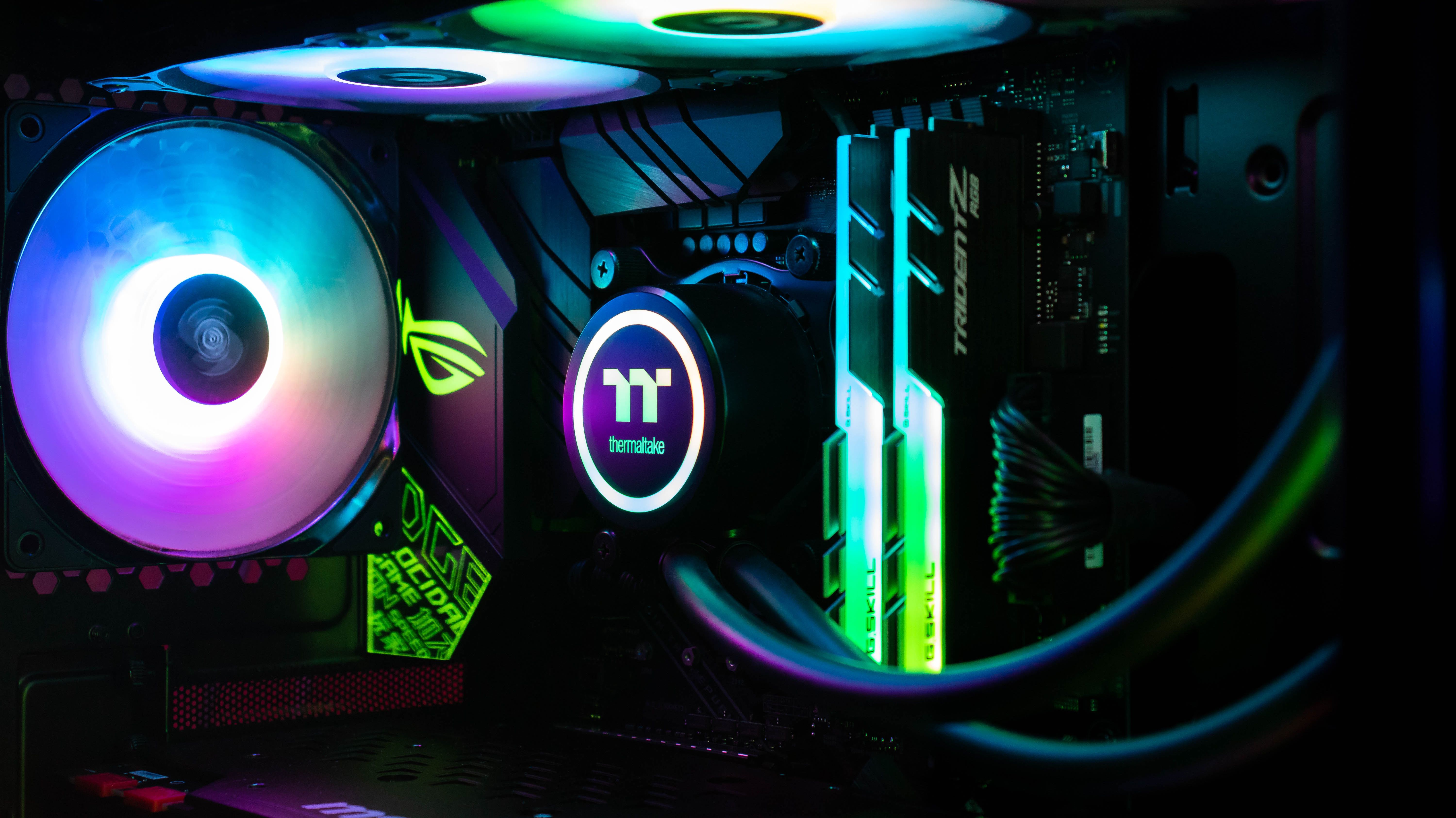 Memória RAM com RGB tem manchado backplate de GPUs - Canaltech