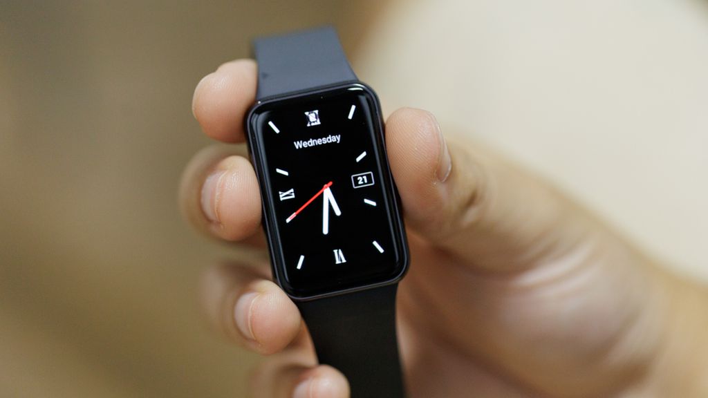 Qual é a diferença entre smartband e smartwatch e qual você deve ...