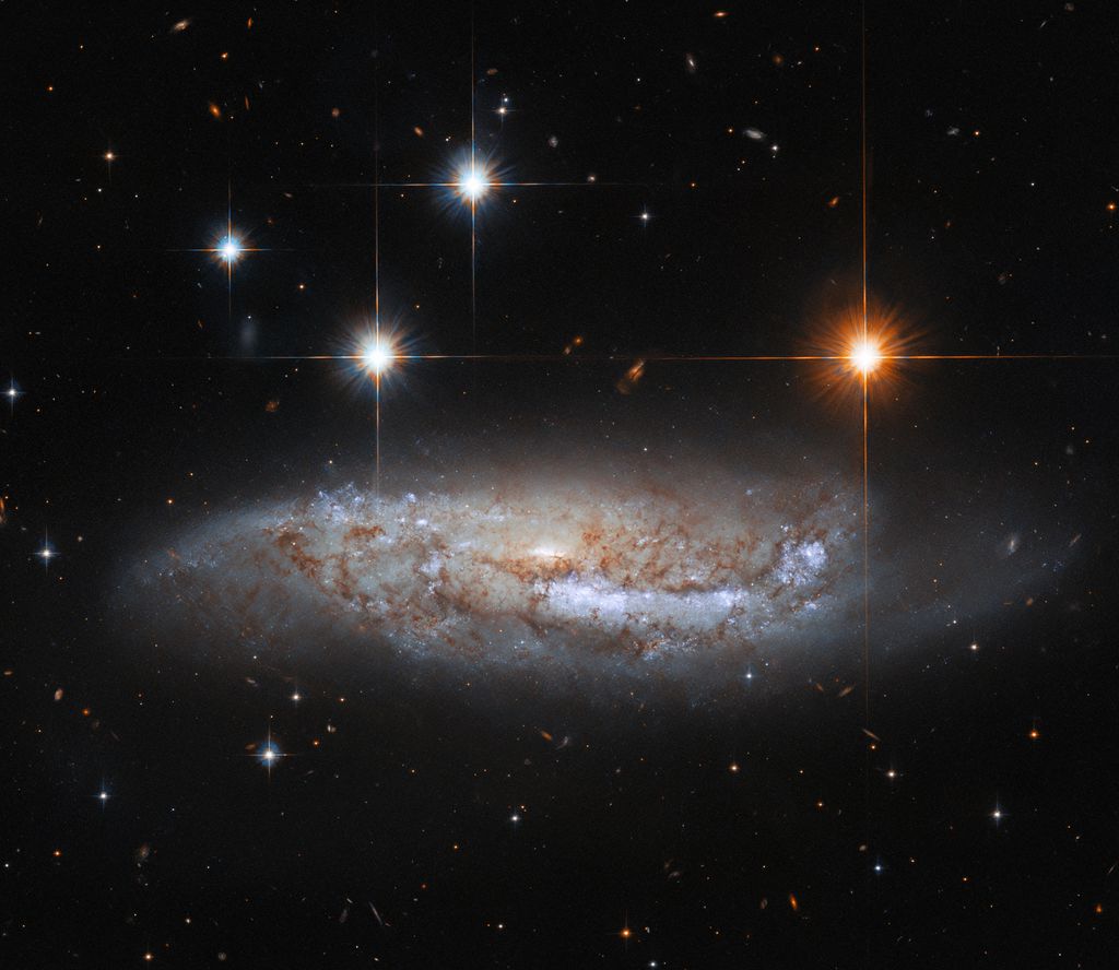 Fotos do telescópio Hubble revelam surpreendente beleza de galáxias ...
