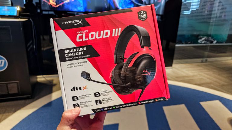 HyperX Cloud III chega ao Brasil com design e microfone aprimorados - Canaltech