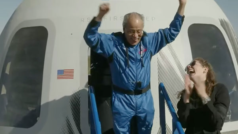 Ed Dwight | 1º candidato a astronauta negro foi ao espaço aos 90 anos ...