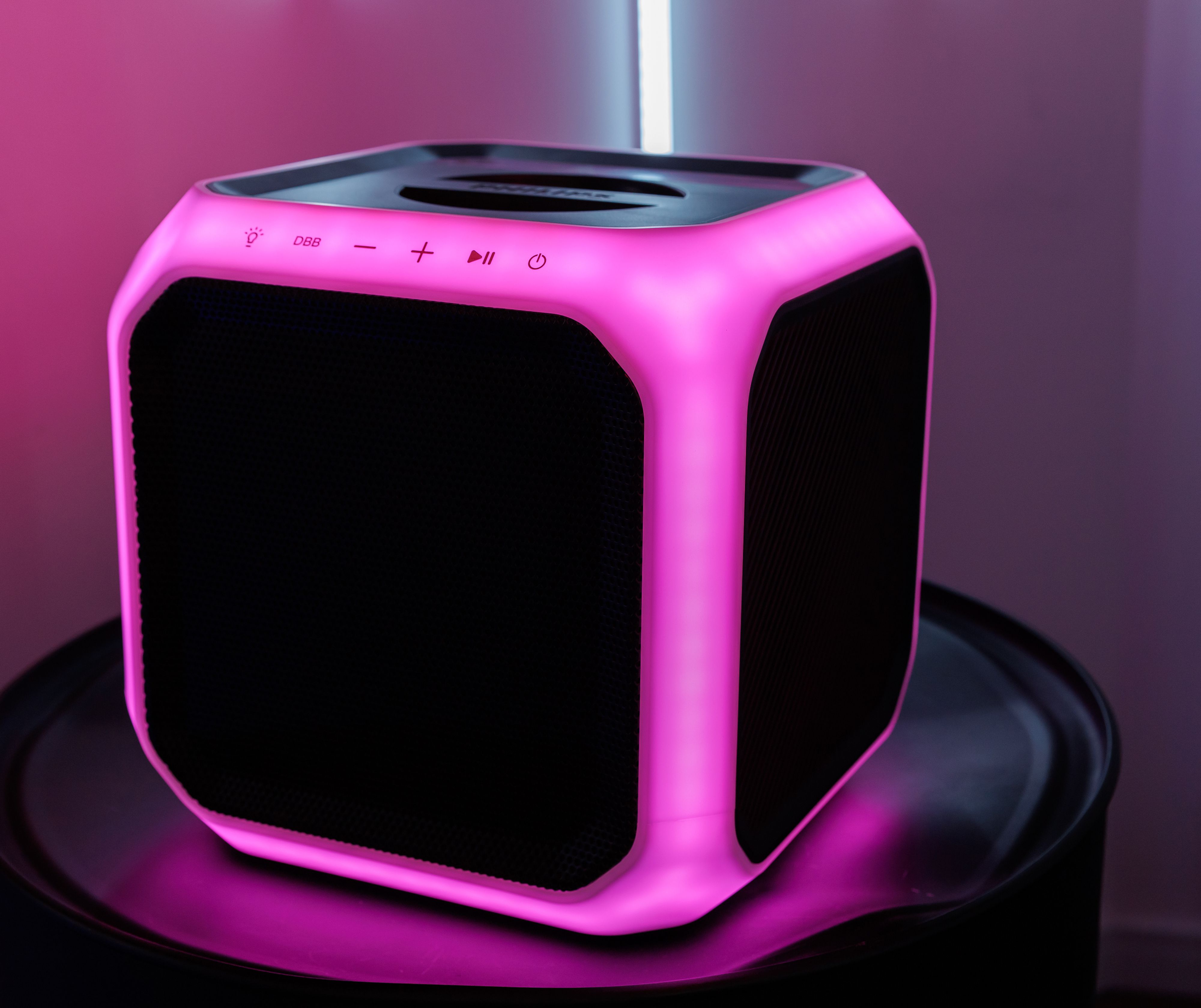 Review Philips TAX7207 | Caixa de som com LEDs RGB em forma de cubo ...