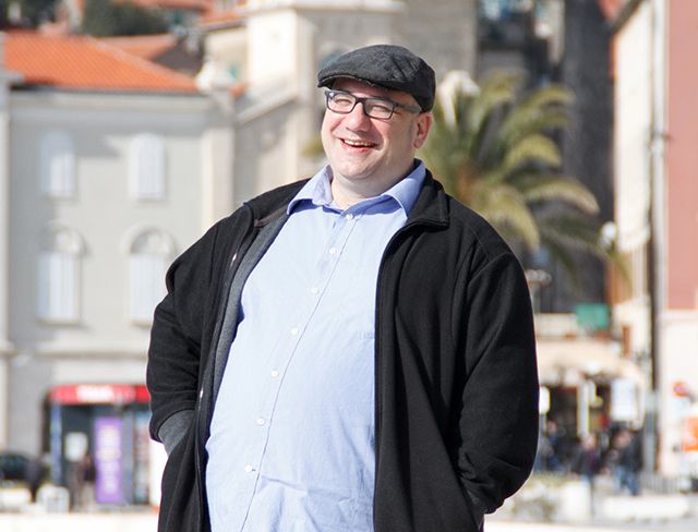 Felipe Neto compra licença do WinRAR e mostra como é a versão paga do ...