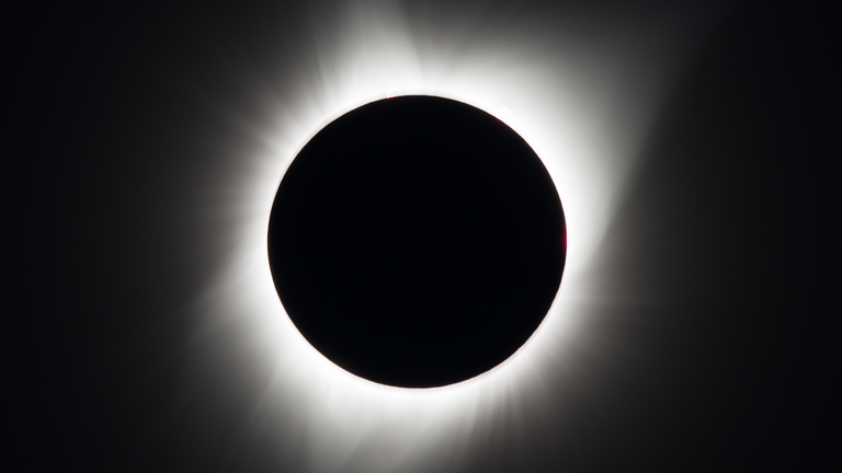 Por que cientistas vão soltar pipa durante o eclipse solar? - Canaltech