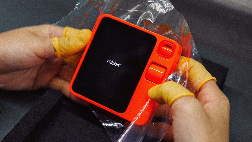 Rabbit R1 usa app e sistema Android para funcionar - Canaltech