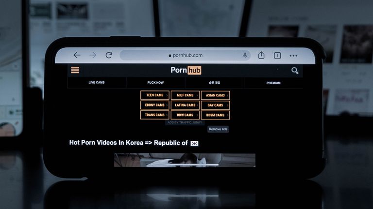 YouTube remove canal do Pornhub por violar regras da plataforma - Canaltech